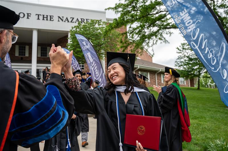 Commencement/Graduation - MidAmerica Nazarene University